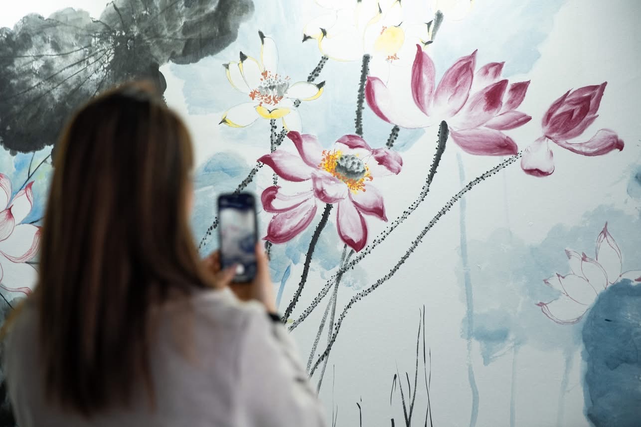 Lotus World Ink-Wash Spirit — The Digital Art Exhibition of Li Xiaolin ...